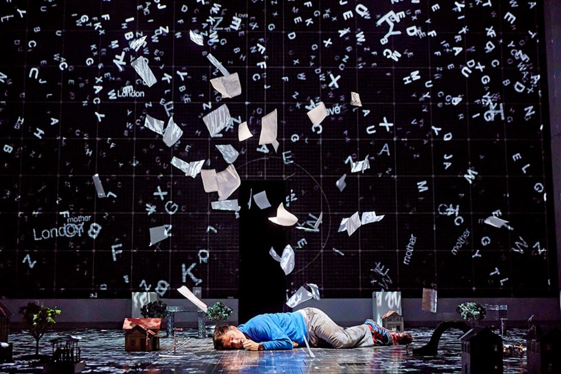 Mirvish.com: The Curious Incident of the Dog in the Night-Time
